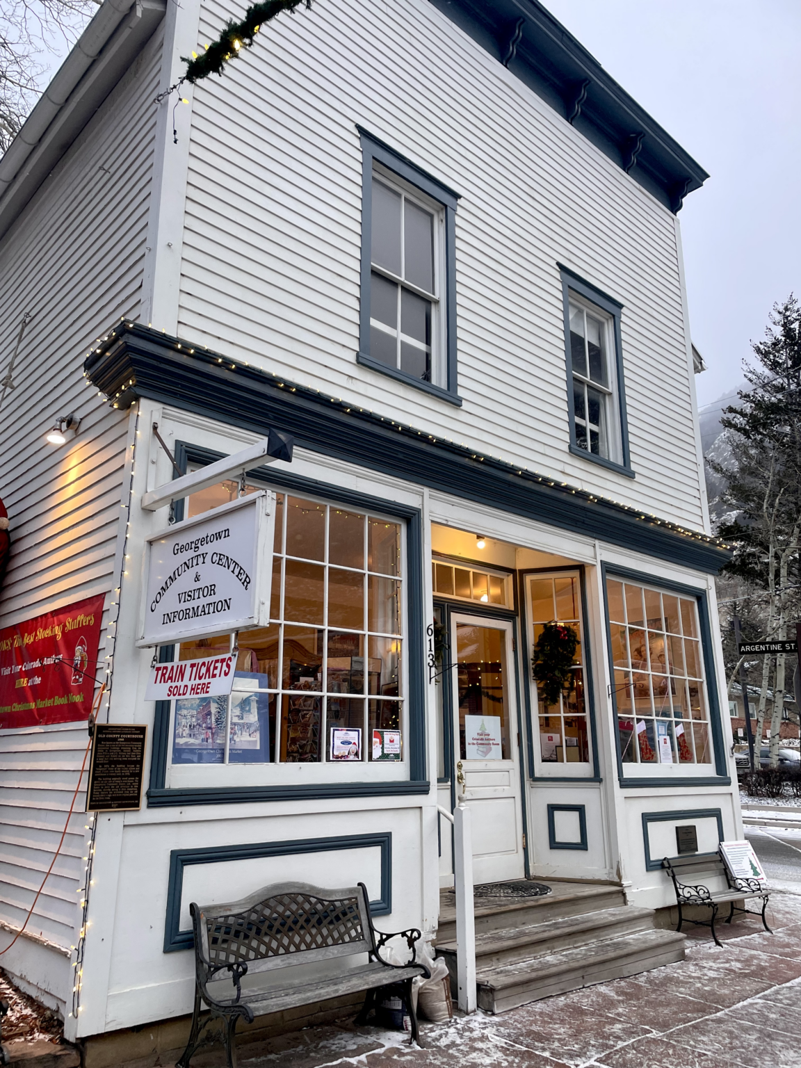 My Ultimate Guide to the Georgetown Christmas Market - kimcollective.com